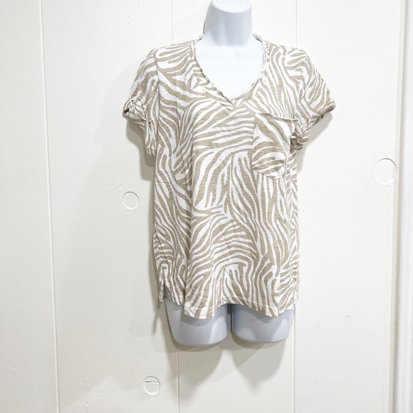 Anthropologie | Tops | Nwt Anthropologie Tla Zebra Vneck Classic Tee ...